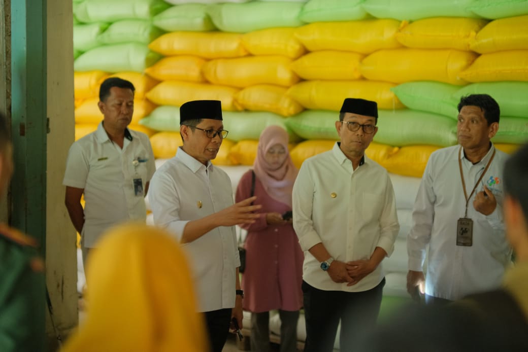 Bupati Dan Wakil Bupati Soppeng Sidak Bulog. - Spionase News